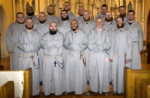 17 new novices for the Franciscan Friars of the Renewal | Communio